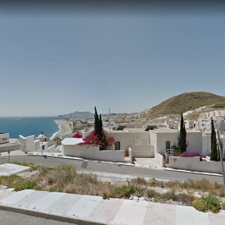 Ground Floor 1 bed. Beach Apartment - Spanish Property Expert